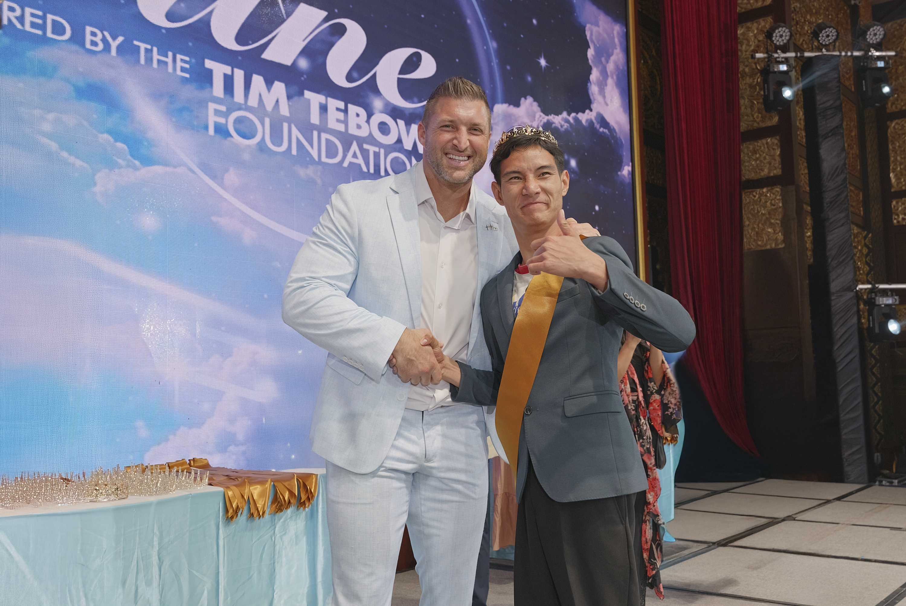 Tim Tebow's Night to Shine special needs prom celebrates over 100,000 ...