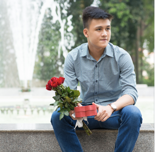 Boyfriend shows up with flowers after being 'ignored.' When the door ...