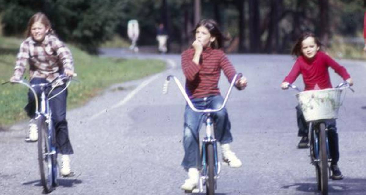 Gen Xers have fun explaining how they survived childhood with 'no adult ...